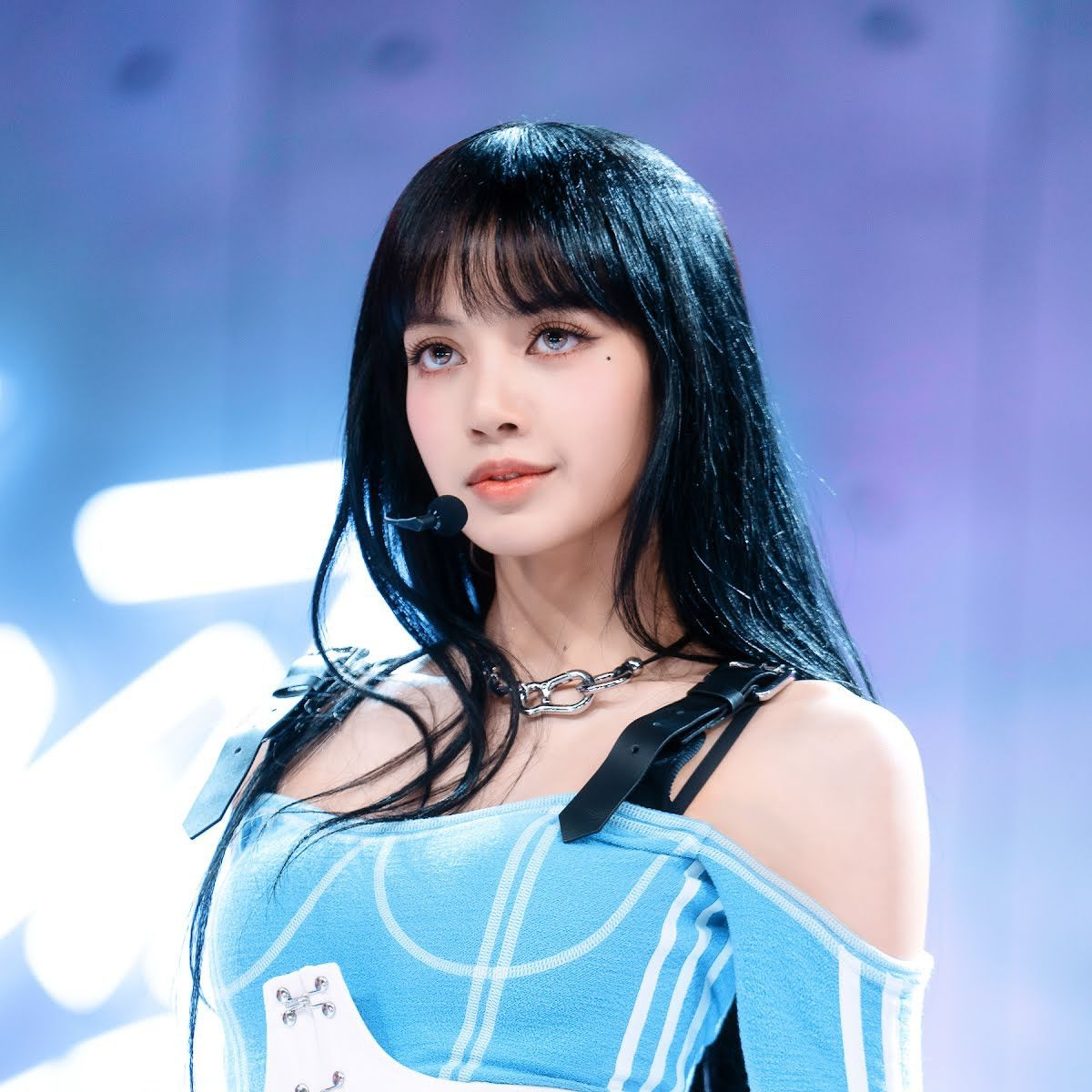 Lisa Model (BLACKPINK) OLD AI Voice Generator | Jammable AI Covers