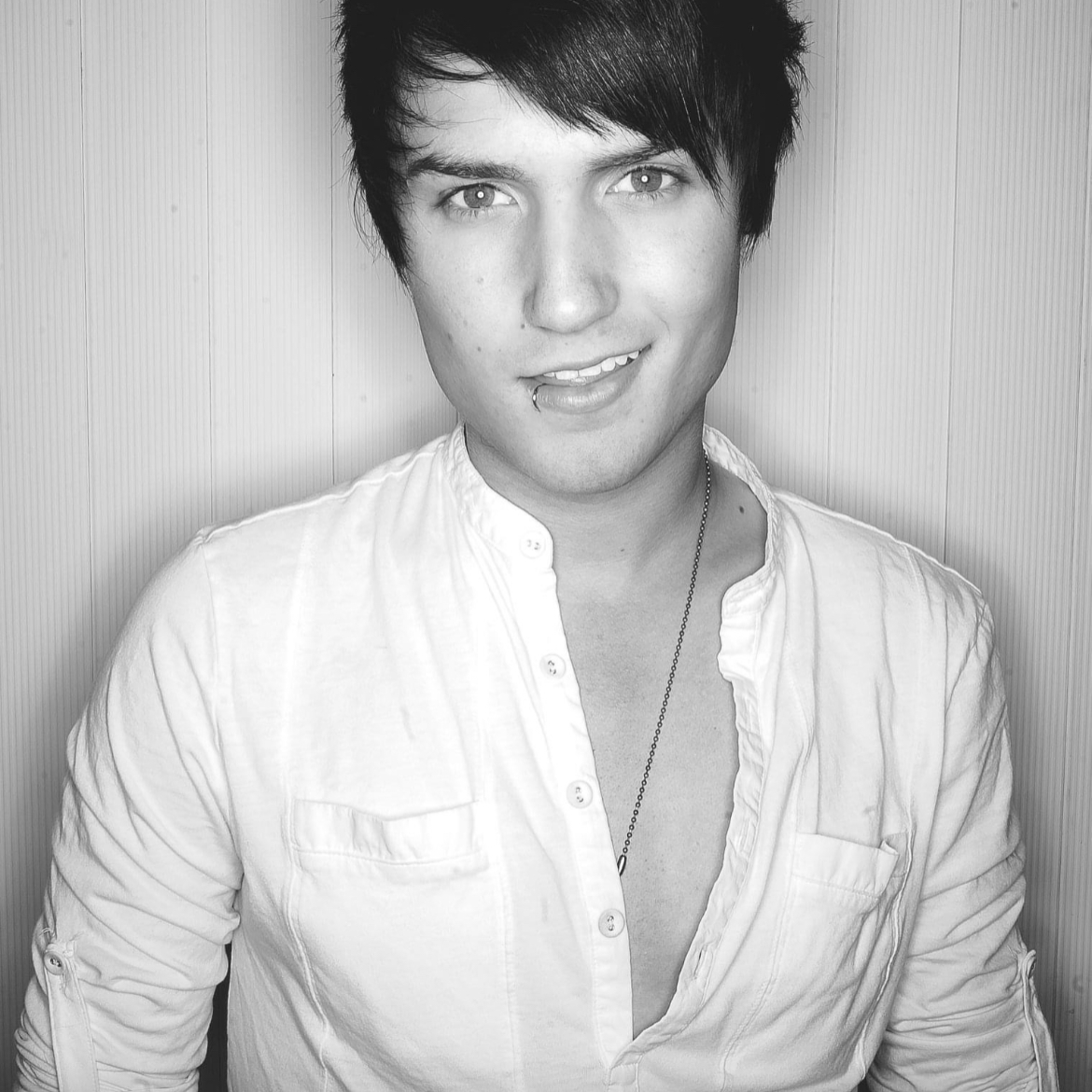 Erik Knudsen (Letters & Lights) AI Voice Generator | Jammable AI Covers